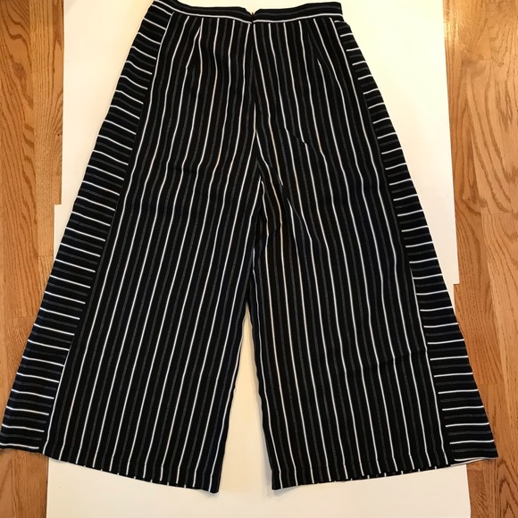 Doe & Rae | Pants & Jumpsuits | Doe Rae Black White Pinstriped Culottes ...